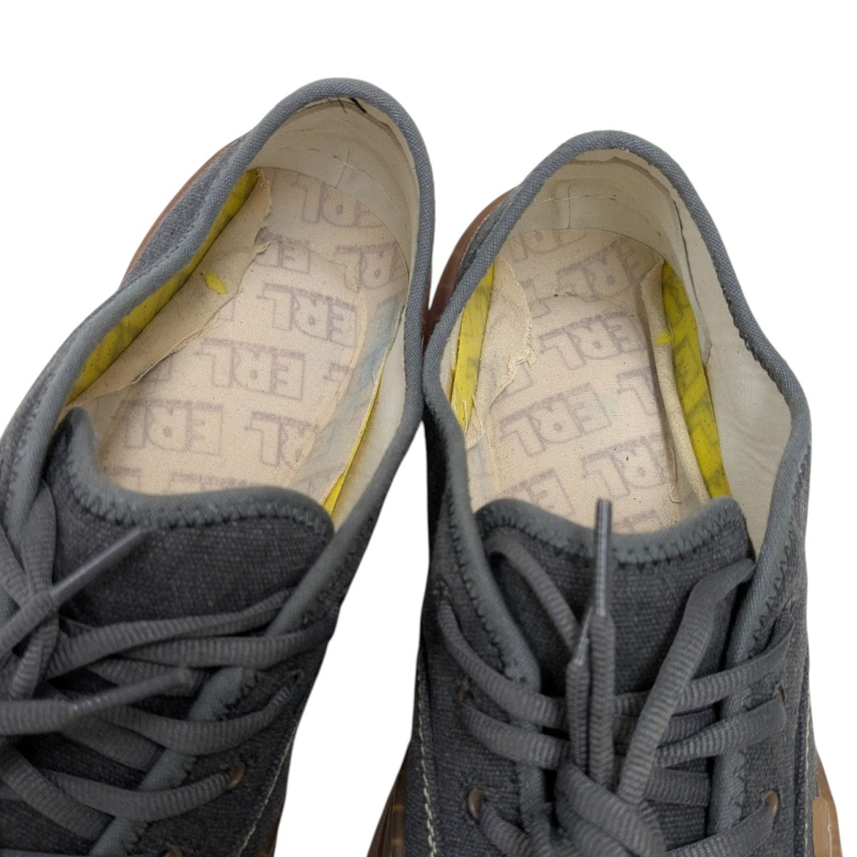 ERL(イーアールエル) UNISEX CAMINO LOW SKATE SNEAKERS箱ボリューム